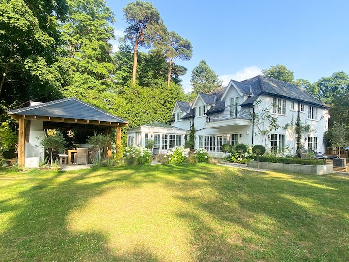 Country House With Hot Tub & Pool Table - Farnham