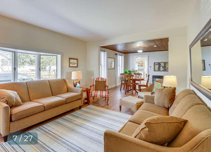 Beachwood Bungalow - Muskegon, MI