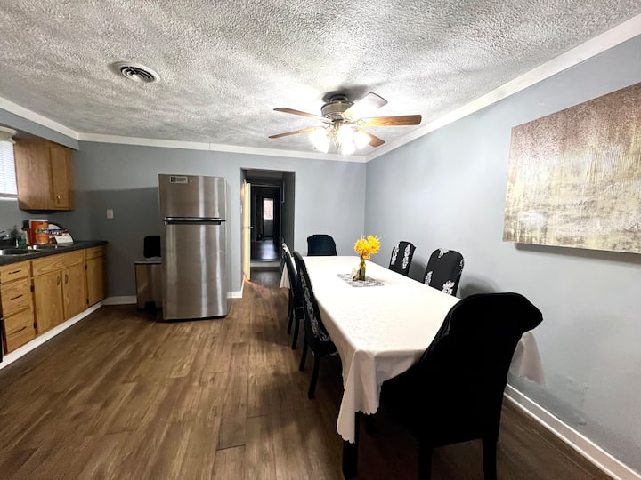 (D) Coming Into Town For Any Event! - Scottdale, PA