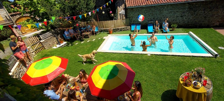 La Galinette Cendrée
Gîte 10p Piscine Pétanque - Montbrison