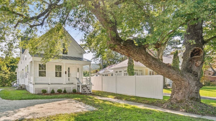 4-br Timeless Farmhouse 3-min To Okemo - Ludlow, VT