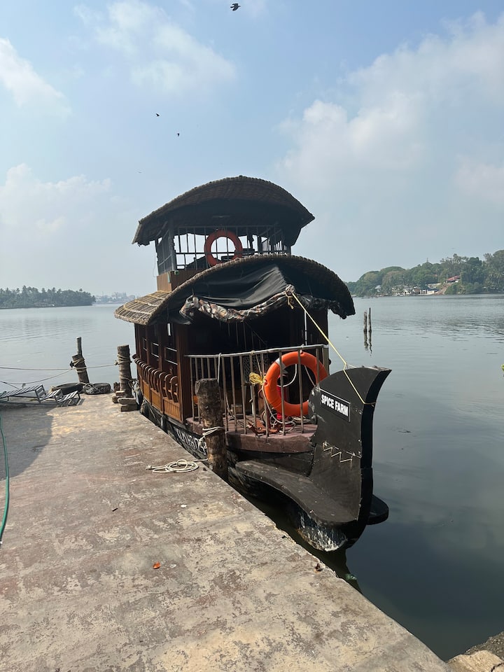 Atmos House Boat - Kollam