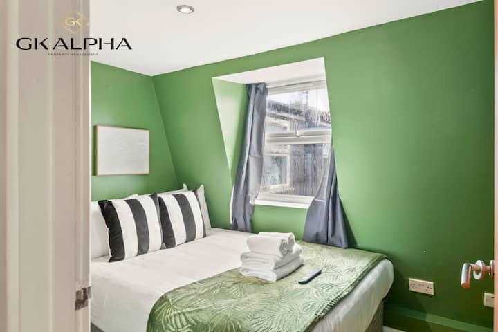 Free Parking| 1 Br Modern Flat Near Westfield Mall - London