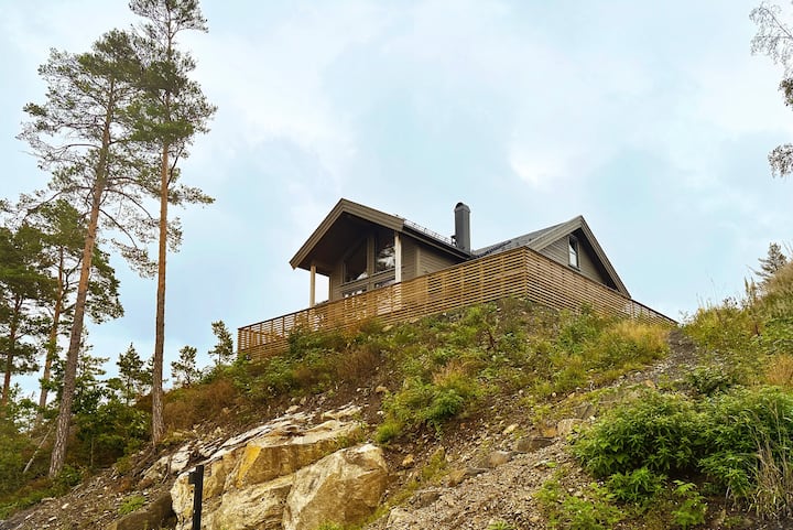 Moderne Hytte Med Vakker Utsikt – Nær Risør - Norveç