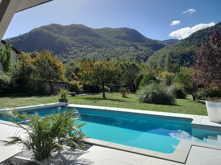 Villa 8 Pers. Piscine Et Jacuzzi Vue Pyrénées-ax - Ax-les-Thermes