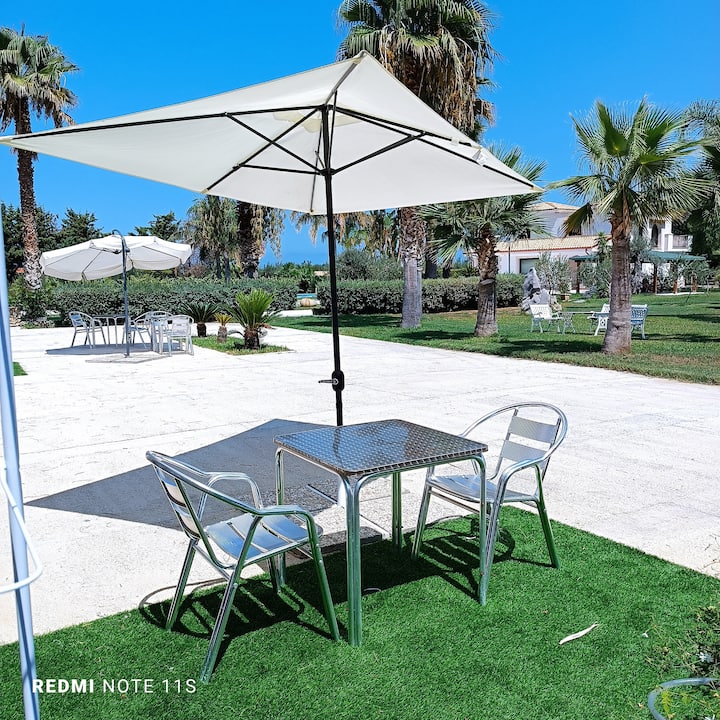 Simonetta Vicino Aeroporto Tra Mare E Monti - Capaci