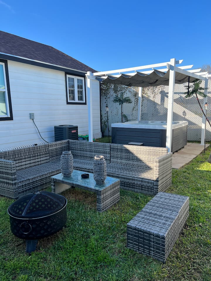 The Cali Breeze - 7 Mins From Downtown Houston - Houston, TX