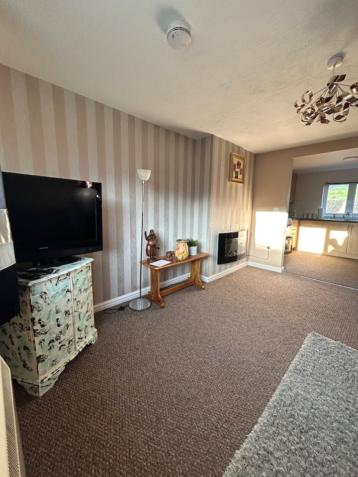 Spacious 1 Double Bedroom Maisonette - Kendal