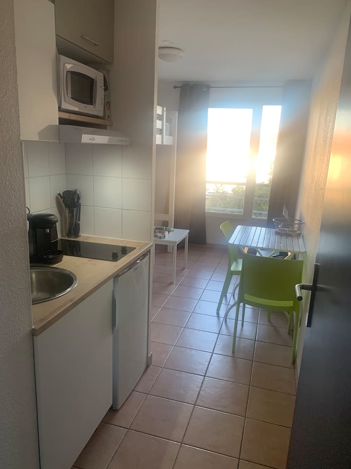 Apparemment Pour 4 Personnes - Avignon