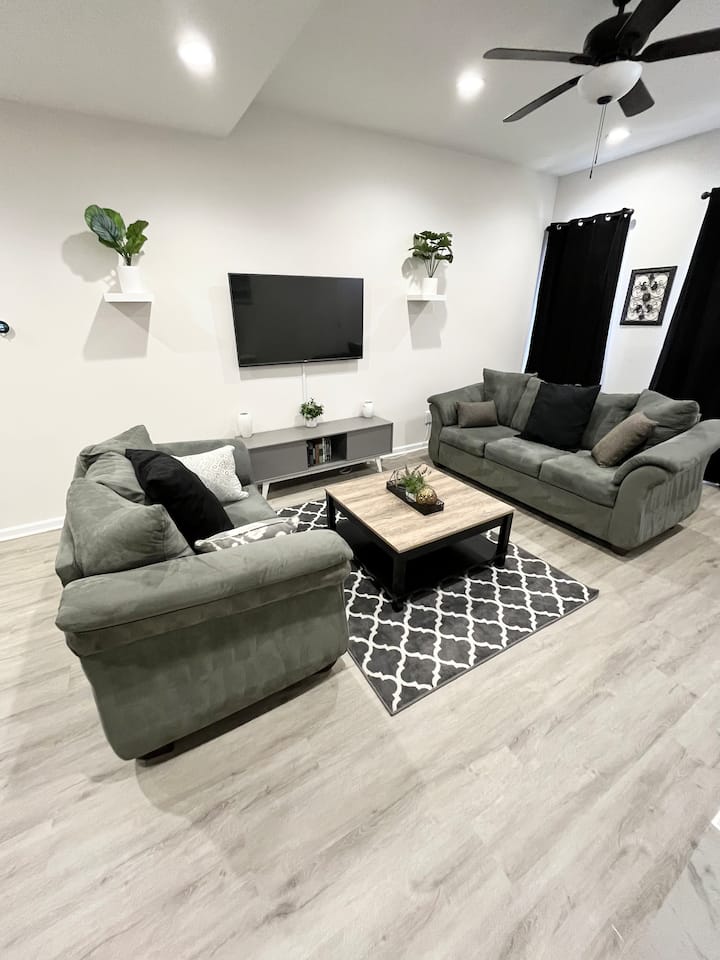 Privte Twin Bed/bath, W/home Gym-near Johns Hopkin - Baltimore, MD