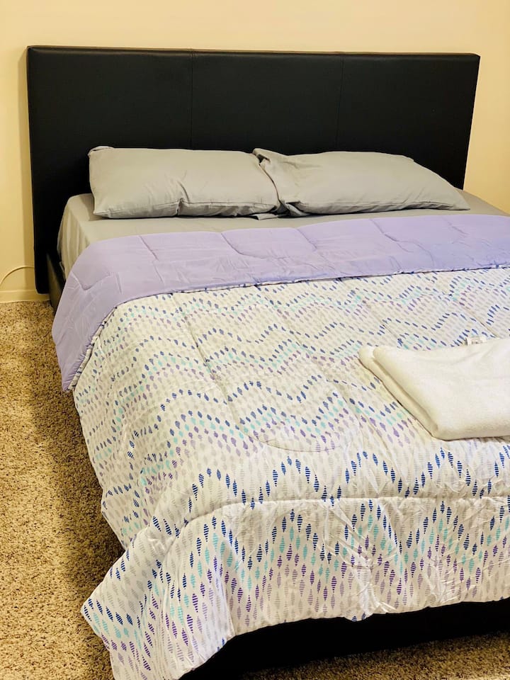 Private Room With A Free Parking, Rm3 - Waterloo
