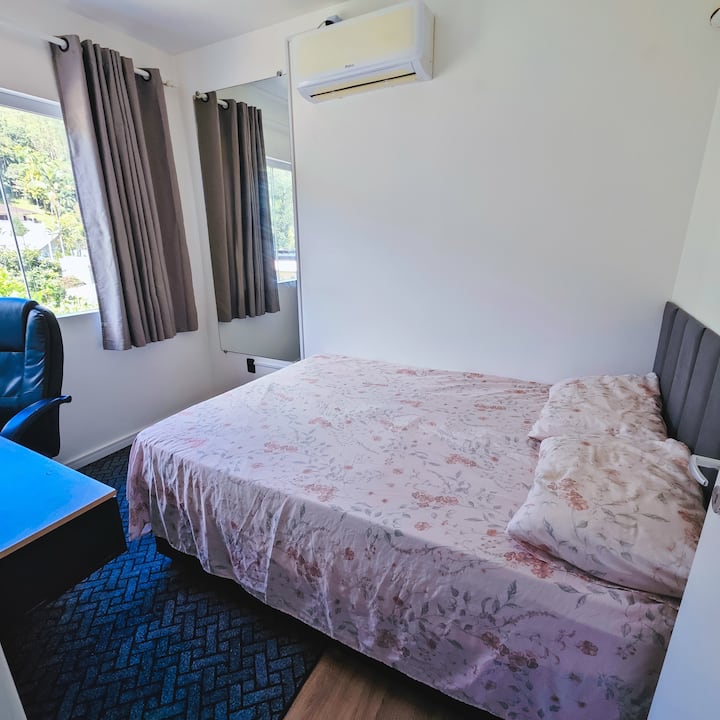 Quarto Em Apto Com Garagem! - Gaspar