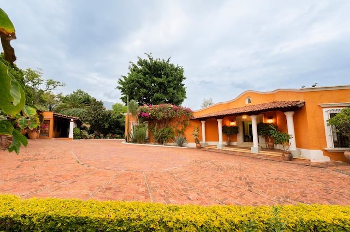 Villa De Lujo En Oaxaca | Servicio + Parking - Oaxaca