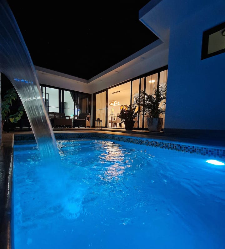 Villa Con Acceso A La Playa Y Piscina Privada - Punta Cana