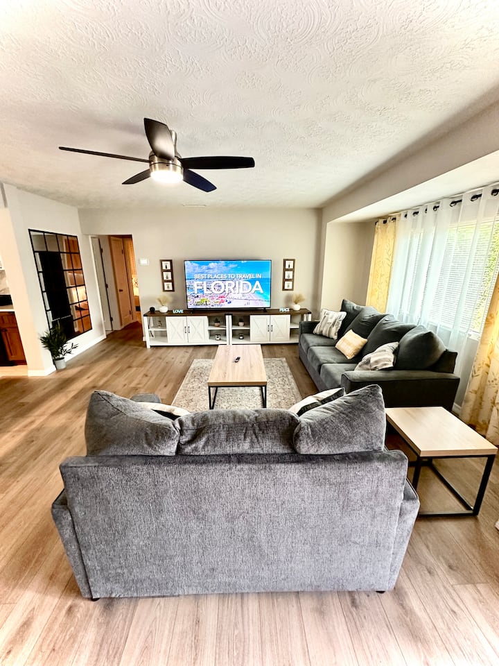 Siesta Getaway-minutes To Beach - Siesta Key, FL