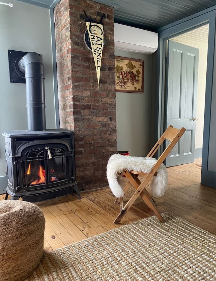 Mill House No. 3 With Fireplace - Livingston Manor, NY