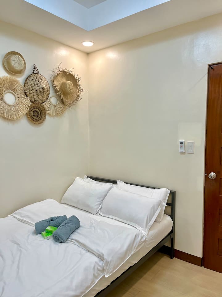 K&j's Cozy Staycation - Legazpi