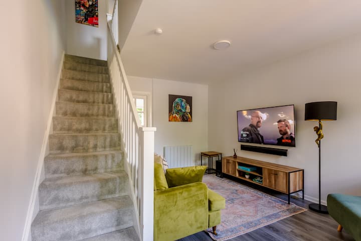 Cozy 2 Bedroom Glasgow Home With Private Parking - Glasgow
