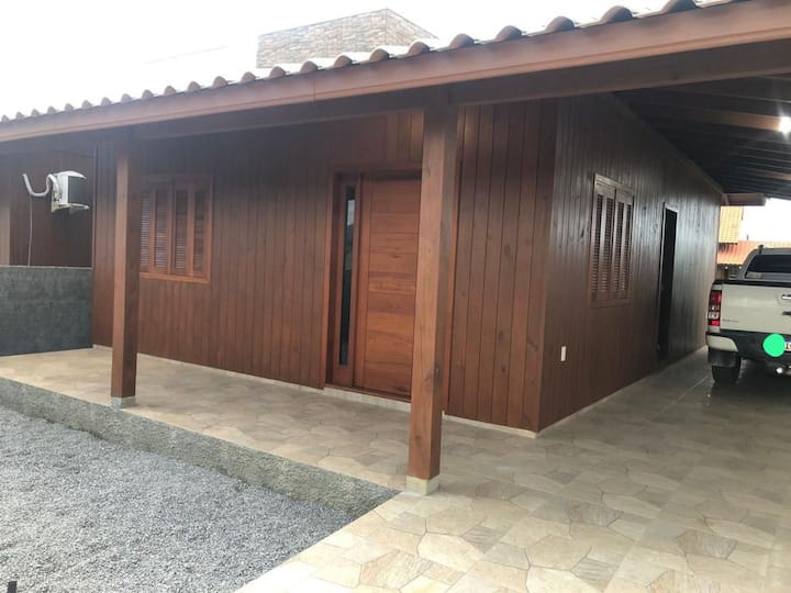 Casa De Praia Em Ibiraquera C/wifi E 2 Garagem - Imbituba