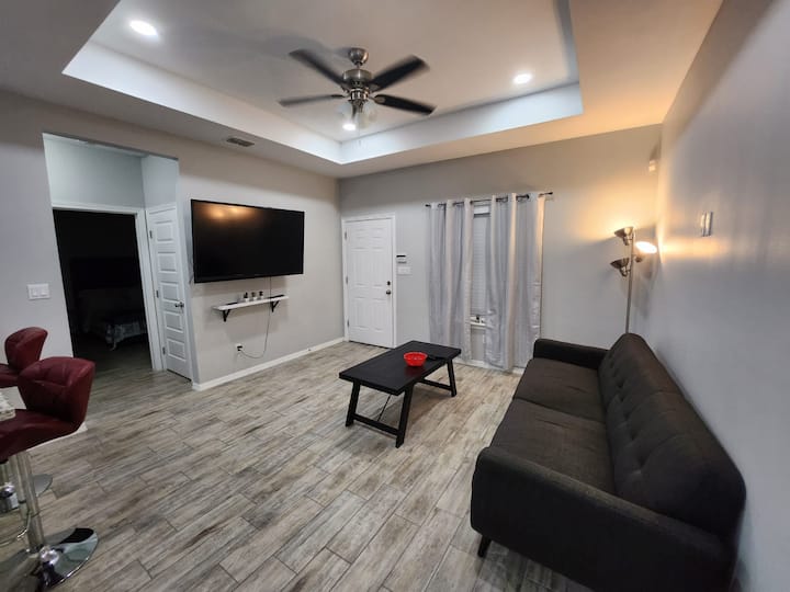 Cozy Apartment & Lots Of Room ! - Pharr, TX