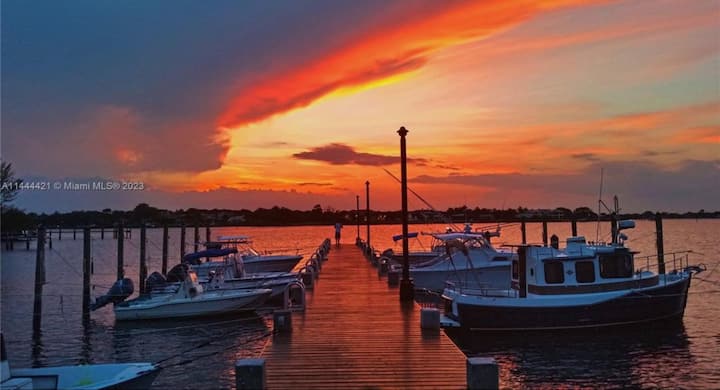 Beach, Pool, River! - Jupiter, FL