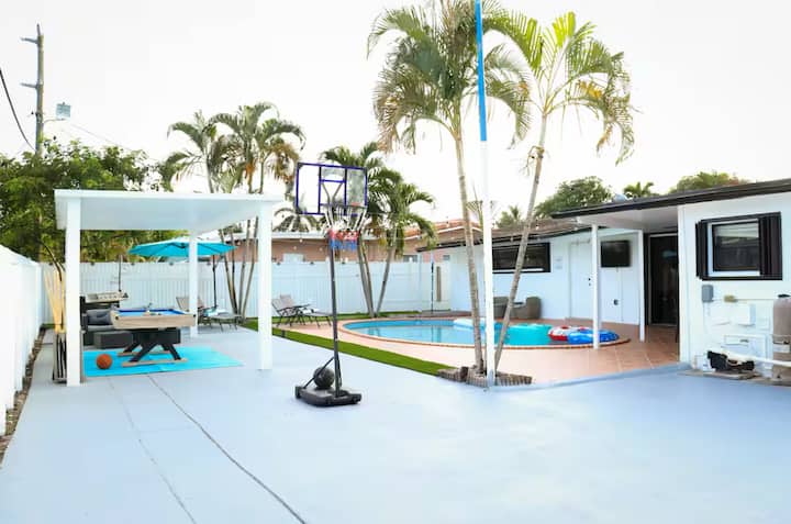 5 Min From Chase Stadium | Heated Pool | Mini Golf - Fort Lauderdale