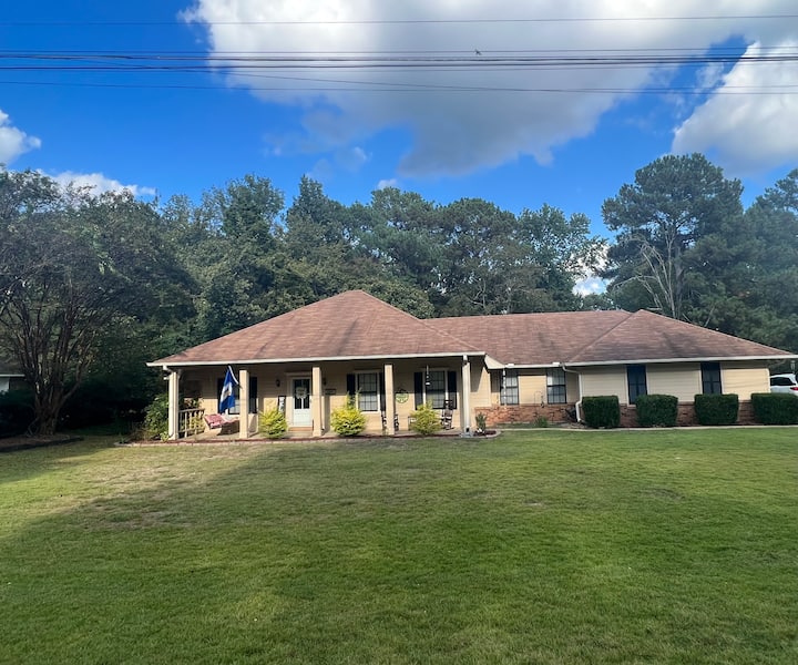 3 Bed / 2 Bath 2 Miles From Campus - Oxford, MS