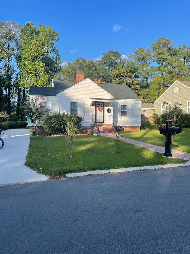 Quaint 2 Bedroom Downtown, Pet Friendly - Jacksonville, NC