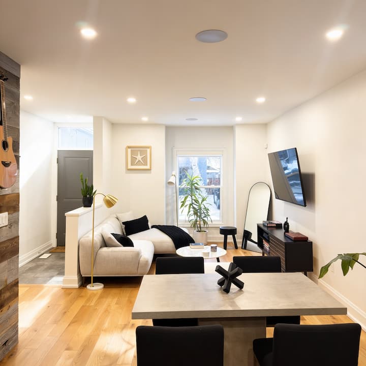 Beautiful Modern 2bdr Sunny Home With French Decor - カナダ ハミルトン