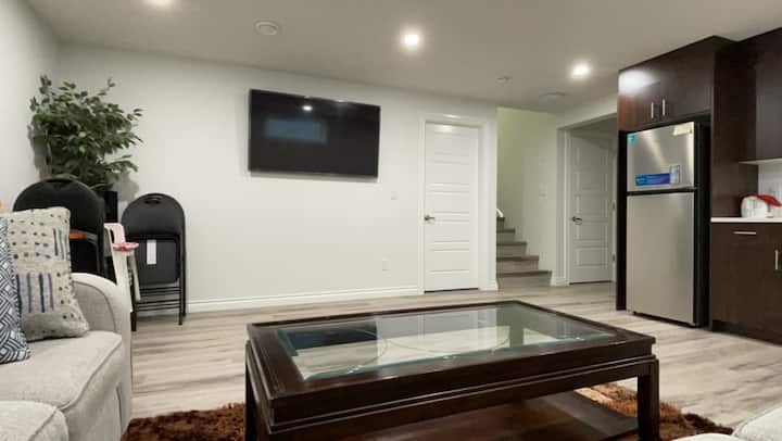 2 Bedrooms Suite In Regina - Regina