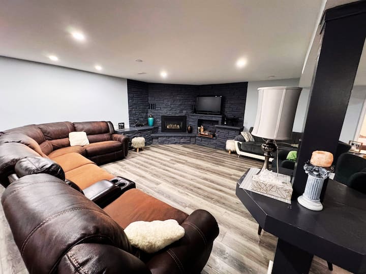 Spacious 2 Bedroom Luxury And Super Clean - London