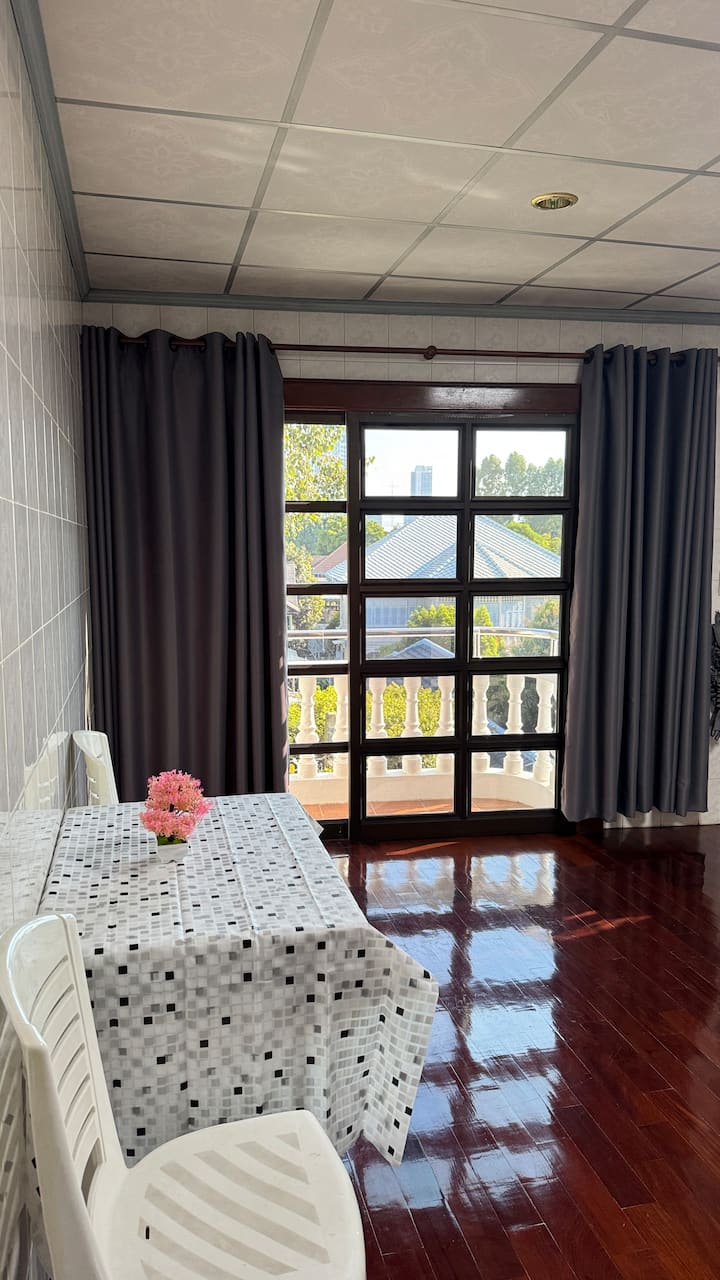 Astha House (Room 3) - Bangkok