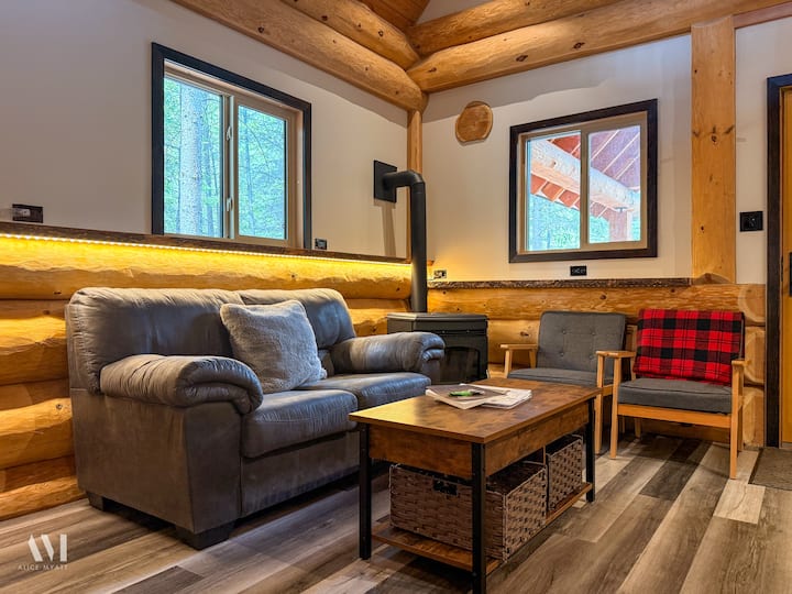 Cozy Cabin - Rural Log Cabin Luxury - Banff National Park
