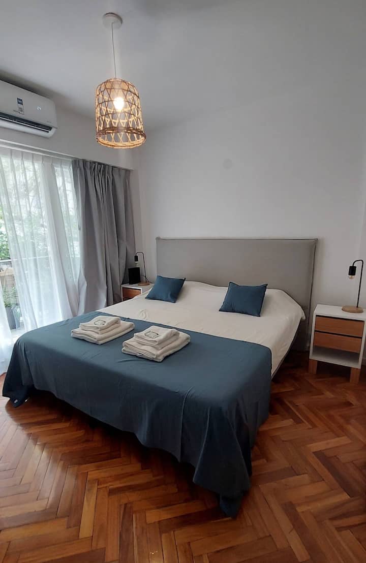 Precioso Alojamiento Con Balcón En Recoleta - Buenos Aires