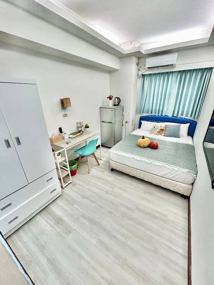 西門商圈309/捷運西門站步行1分鐘/溫馨採光套房 - 八里區