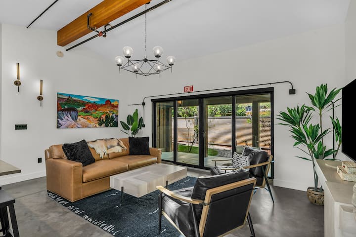 Zion Canyon Casita 1, Steam Shower, Soaking Tub! - Utah