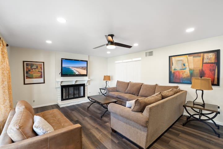 Relax In Spacious & Cozy Home. 6 Bedrooms 8 Beds - Oxnard, CA