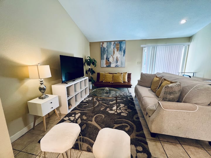 Stayval Oak #5 • 3br Townhouse • Sleeps 10 - Valdosta