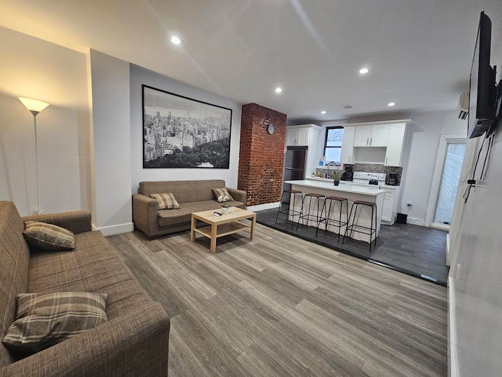 Luxury House Near The Subway - Brooklyn, NY