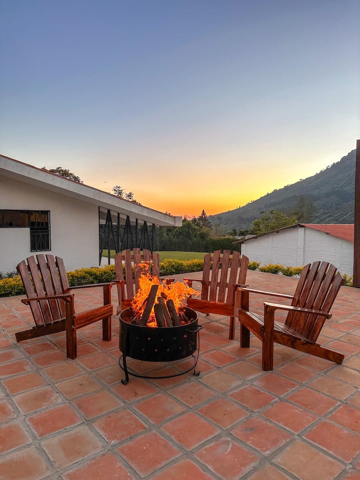 Villa En Los Naranjos - El Salvador