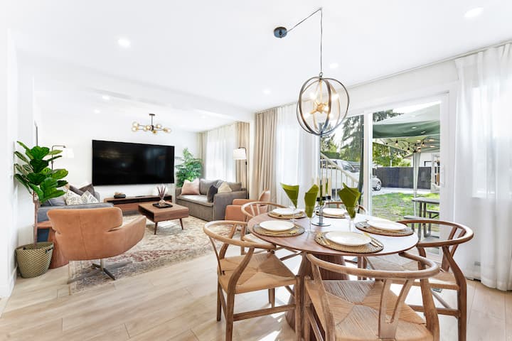 Luxury Poco Accommodation - Cypress Mountain, BC