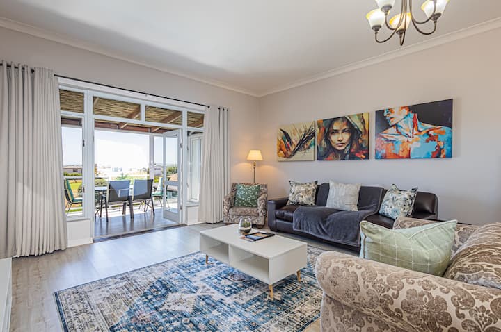 Spacious Air-conditioned King Langebaan Penthouse - Langebaan