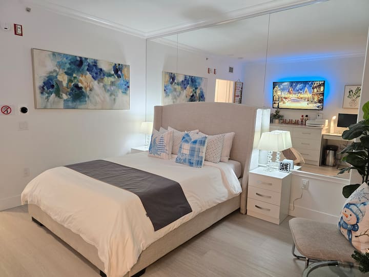 Modern Room @ The Executive Hotel Le Soleil Blding - Vancouver