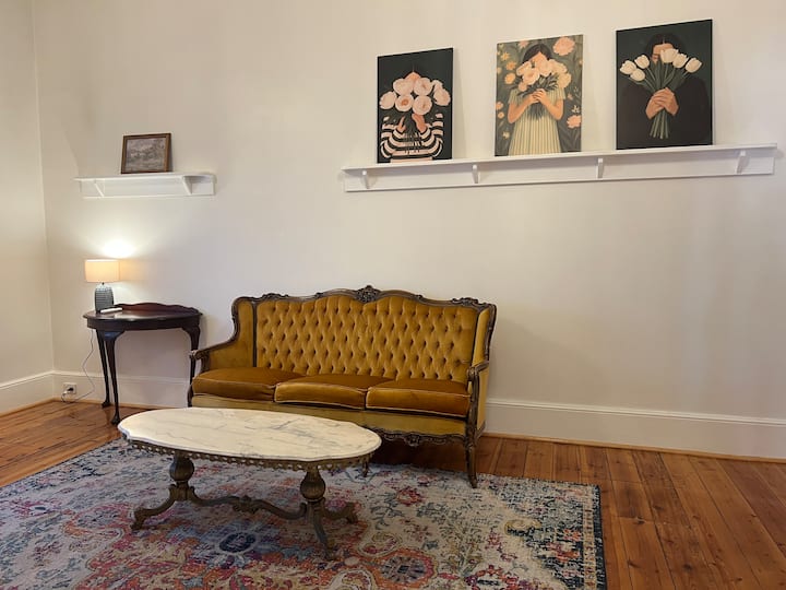 Spacious Apartment In The Heart Of Glenelg - Adelaide