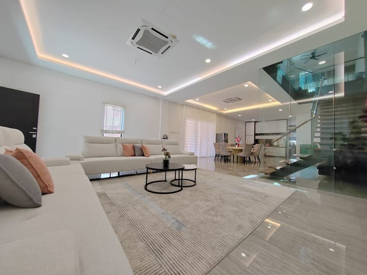 41 Ghee Hiang 三层楼角头间,适合举办婚礼&大型聚会,
同个花园 有多个单元 。 - Penang