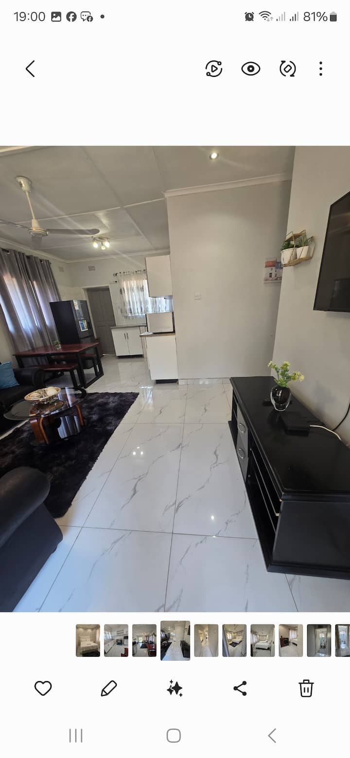 Vee's Cottage - Victoria Falls