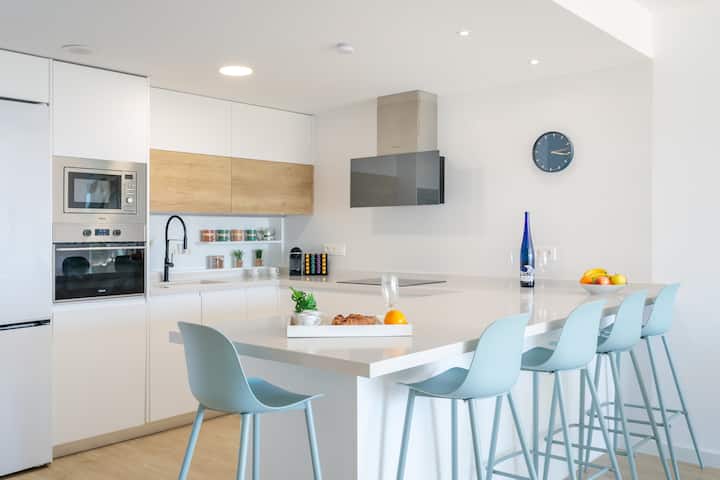 Maikran Seasonal · Beachside Apartment 3br I Pool - Santa Pola