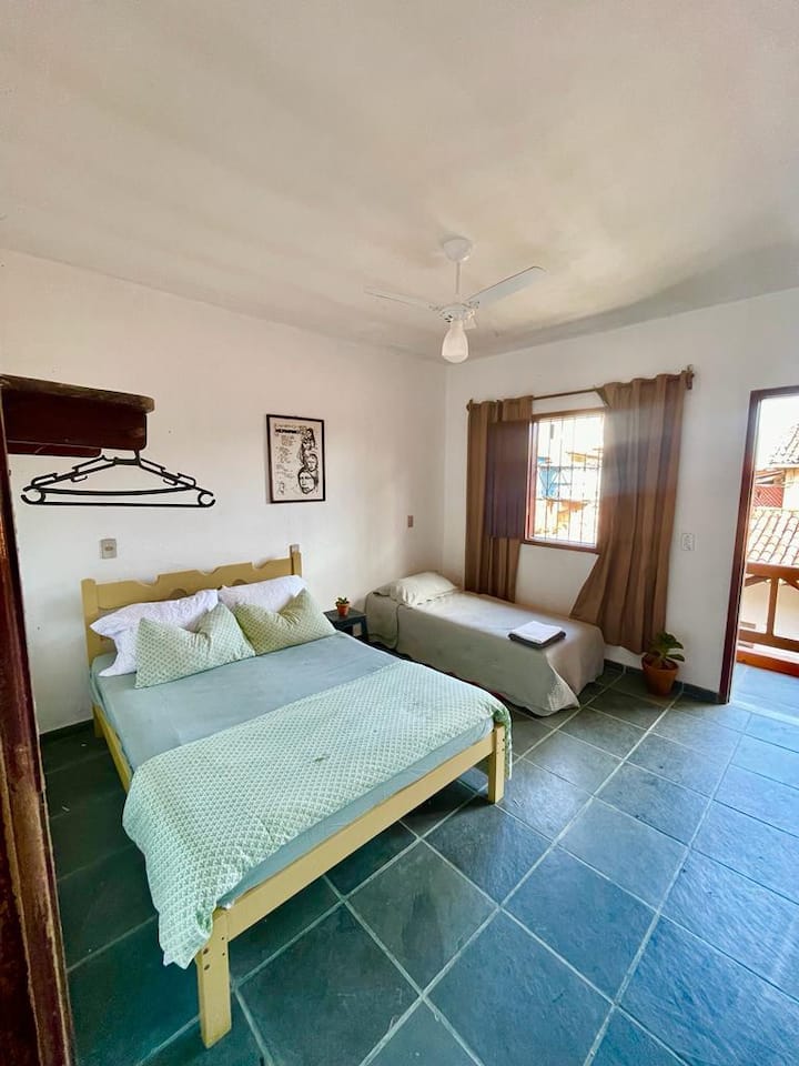 Quarto Com Banheiro No Centro De Porto Seguro - Porto Seguro