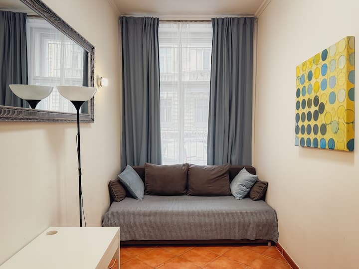 The Flat With Well-equipped Kitchen In The Center - براغ