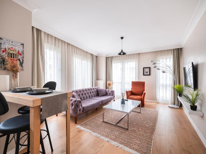 On Ulker St - 1 Min Walking To Taksim Square Metro - Stambuł